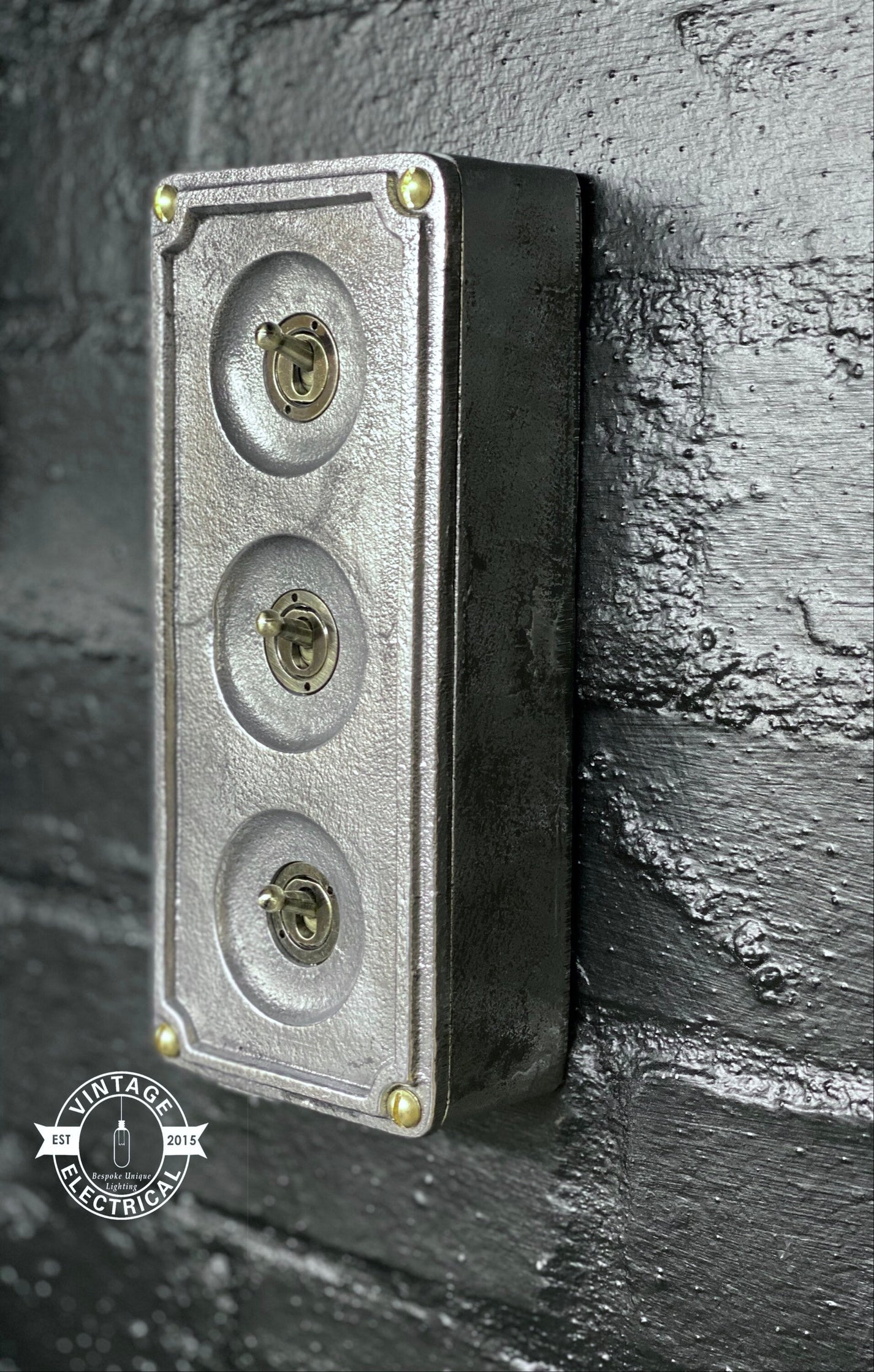 3 Gang 2 Way Solid Cast Metal Surface Mounting Conduit Light Switch In ...