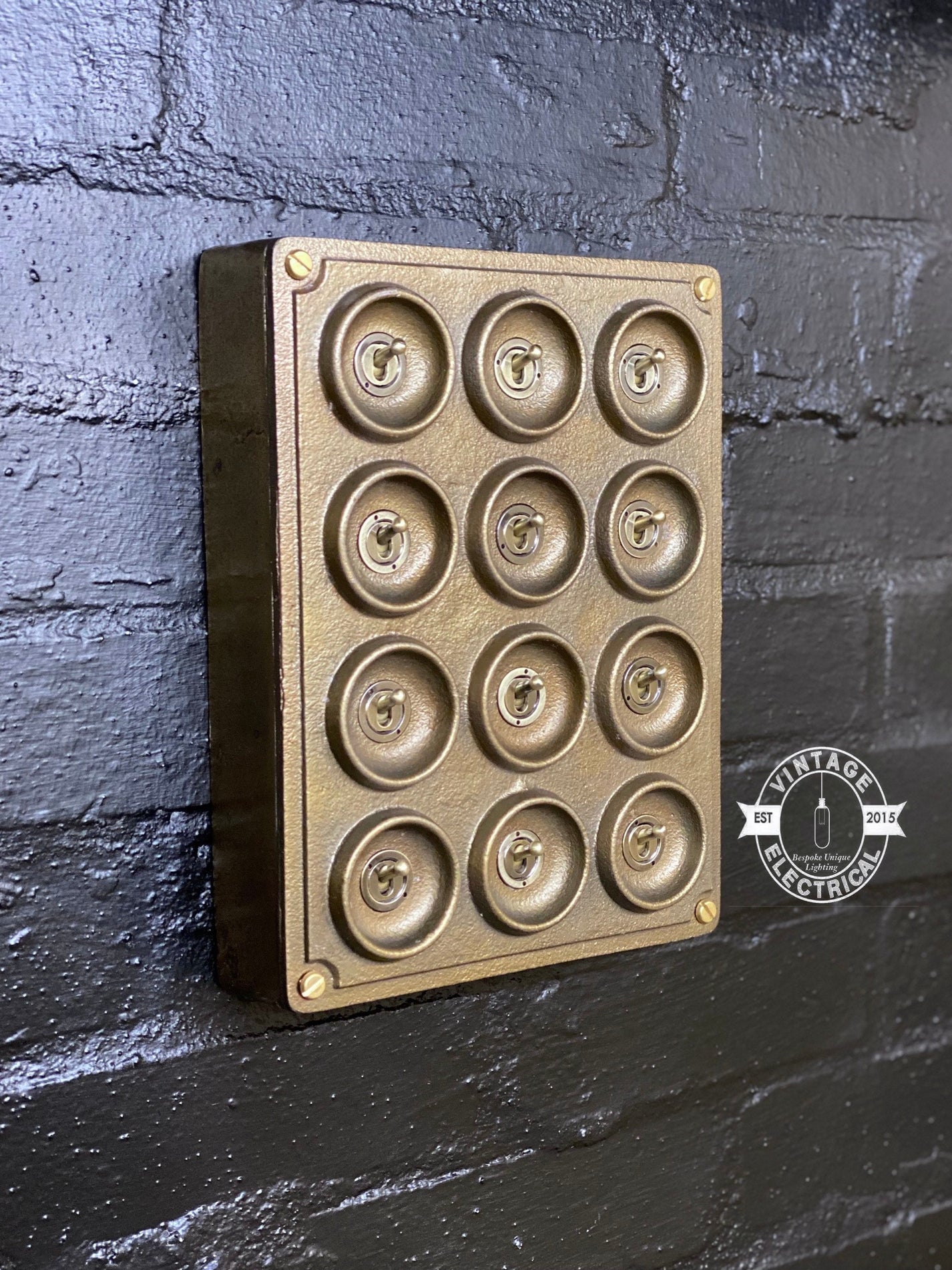 12 Gang 2 Way Bronze Solid Cast Metal Surface Mounting Conduit Light S ...