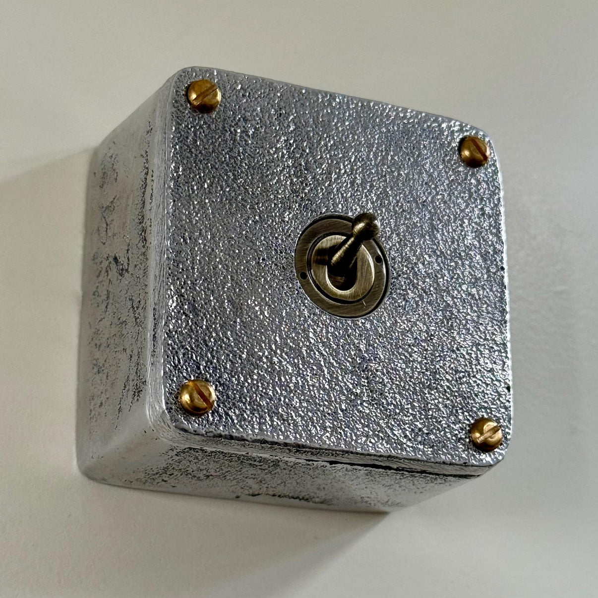 Single Gang Solid Cast Metal Surface Mounted Conduit Light Switch Indu ...