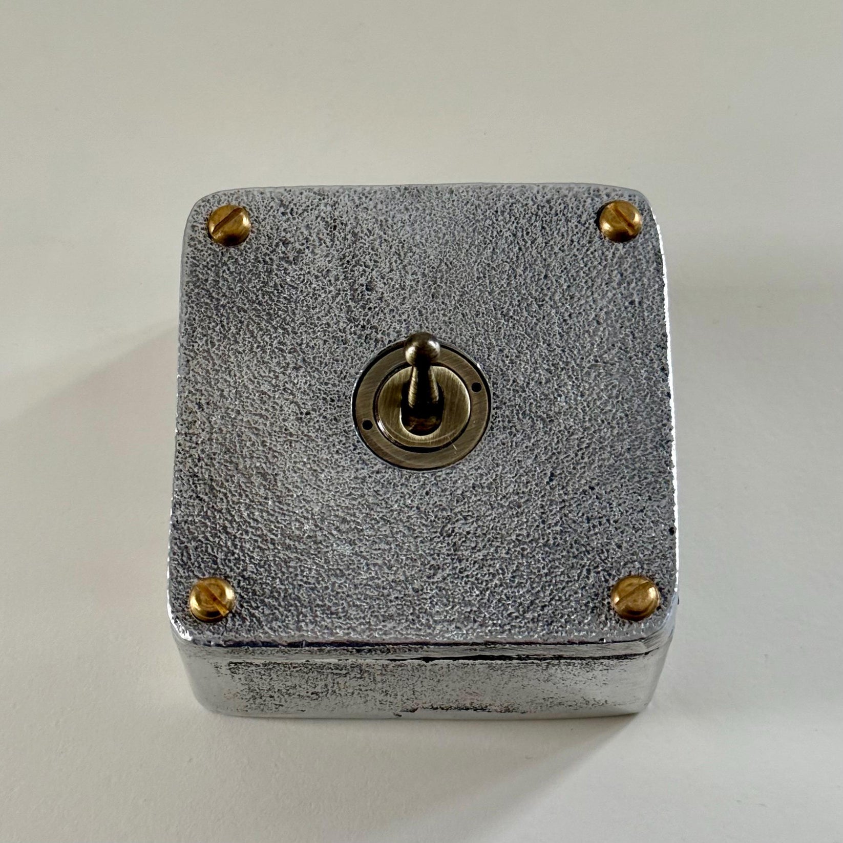 Single Gang Solid Cast Metal Surface Mounted Conduit Light Switch Indu ...