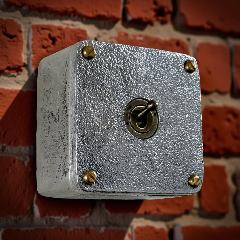 Single Gang Solid Cast Metal Surface Mounted Conduit Light Switch Indu ...